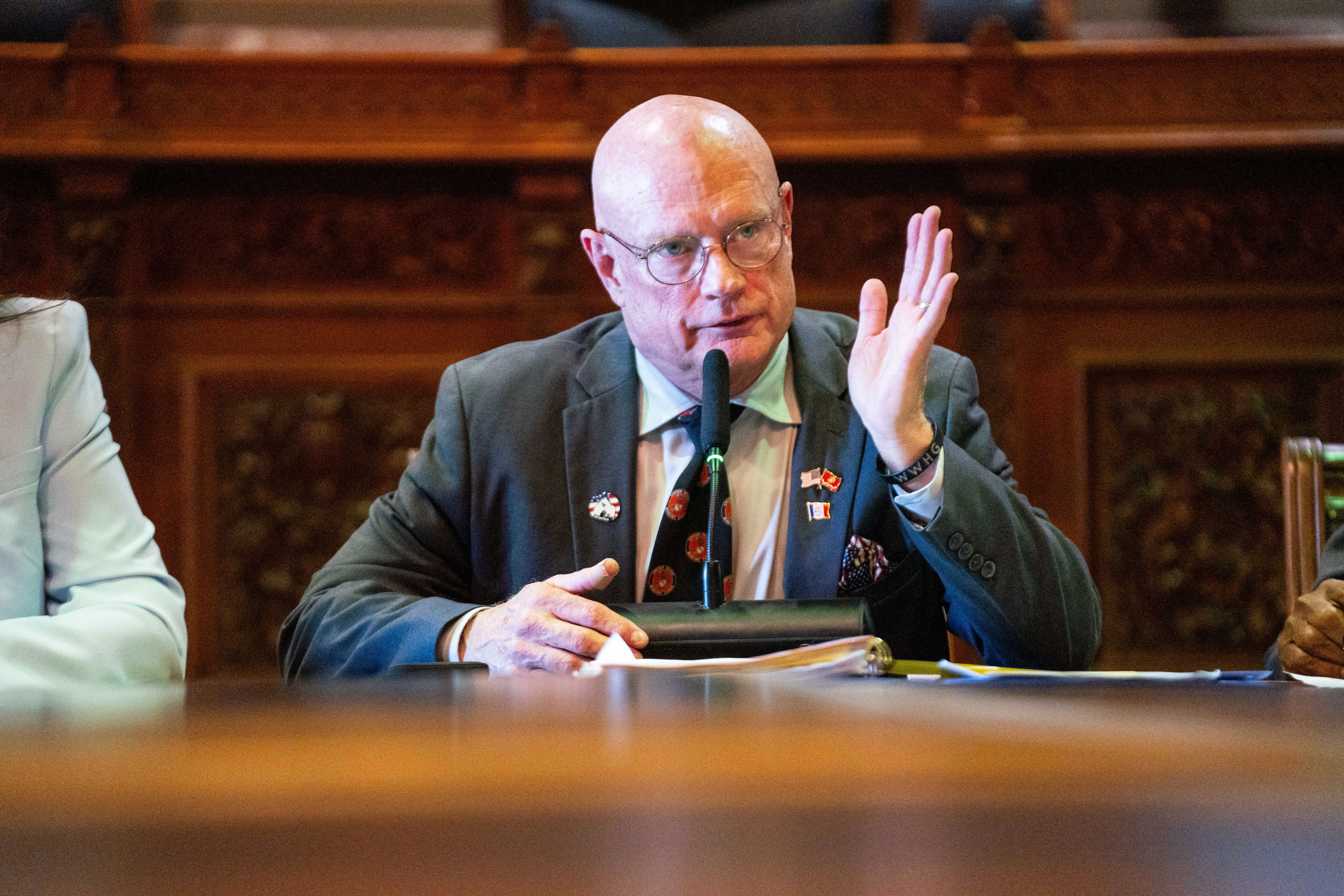 Iowa bill would charge police with felony for failing to comply with ...