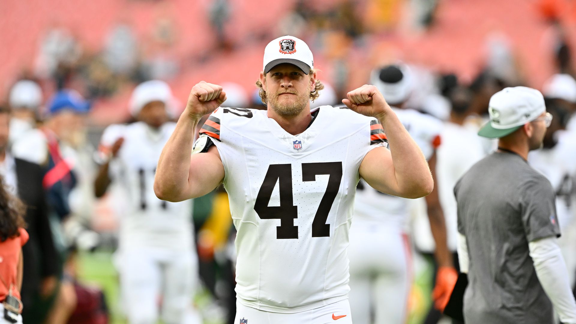 Browns release veteran special teams player