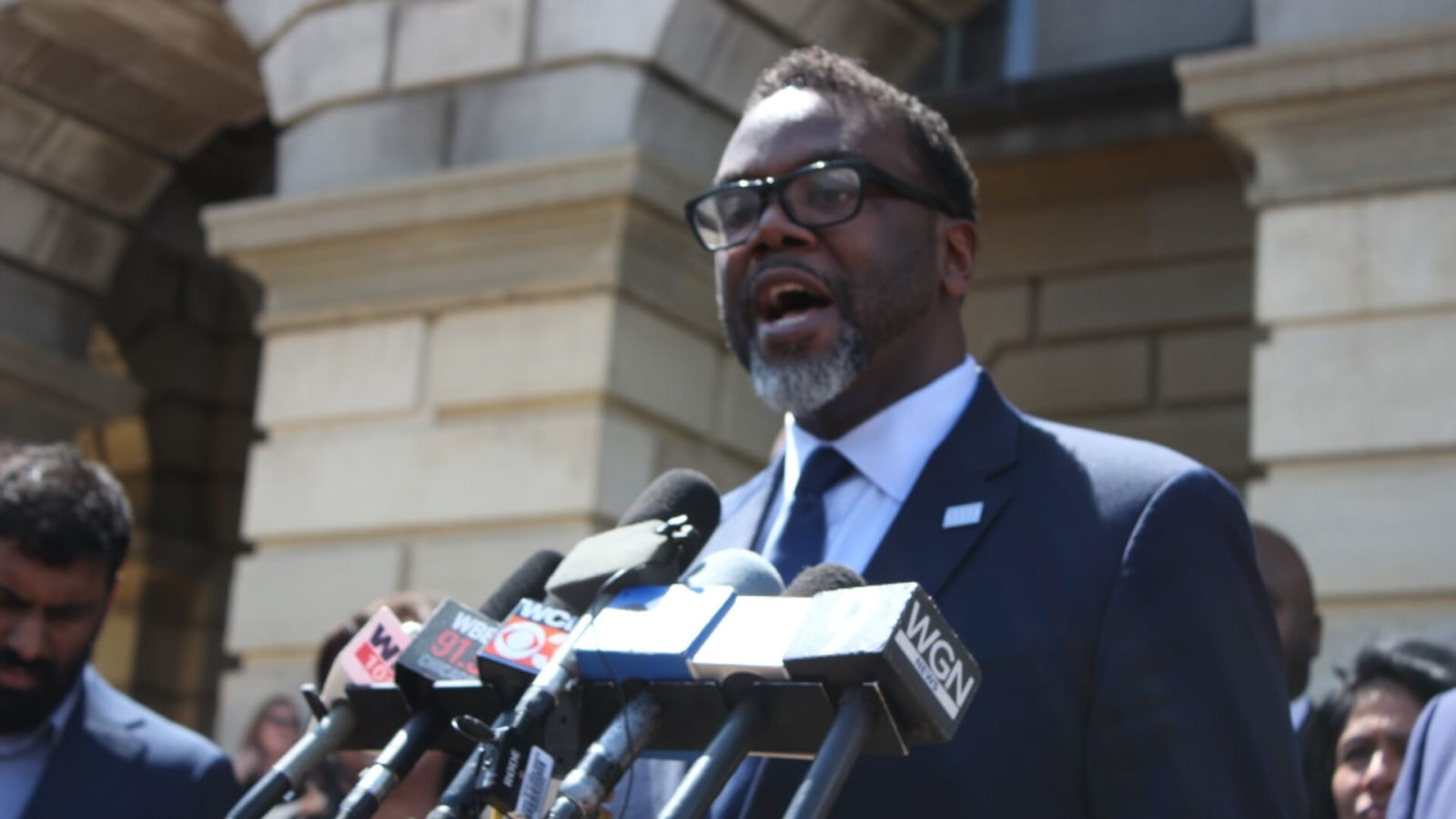 Illinois quick hits: Mayor Johnson approval rating low; Former Gov ...