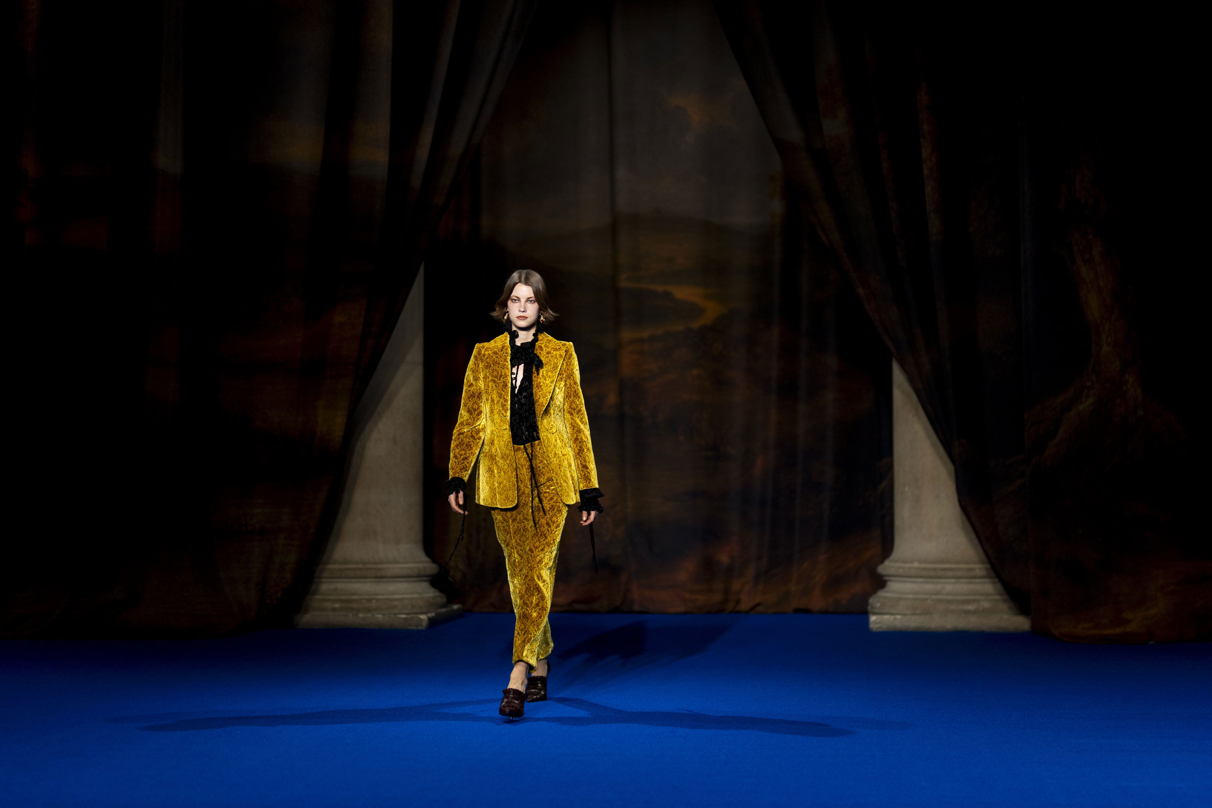 Naomi Campbell, Richard E. Grant, Lila Moss and more hit the Burberry ...