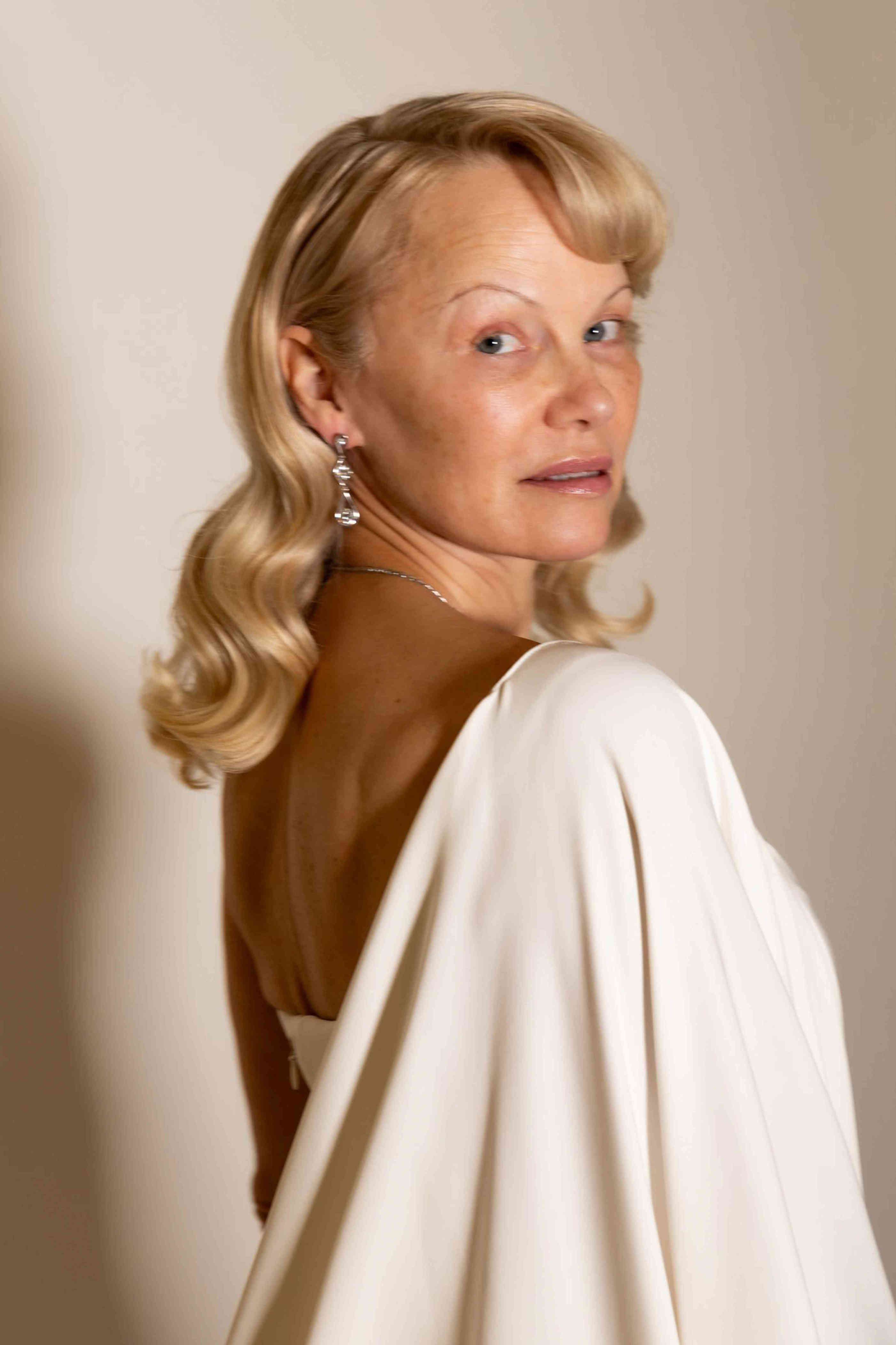 Inside Pamela Anderson’s Makeup-Free Glam for the 2025 SAG Awards