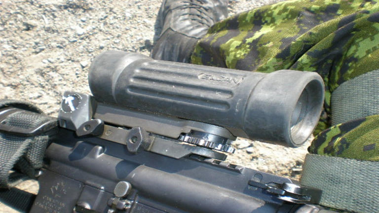 Danish Defence contracts Raytheon for ELCAN Specter DR sights