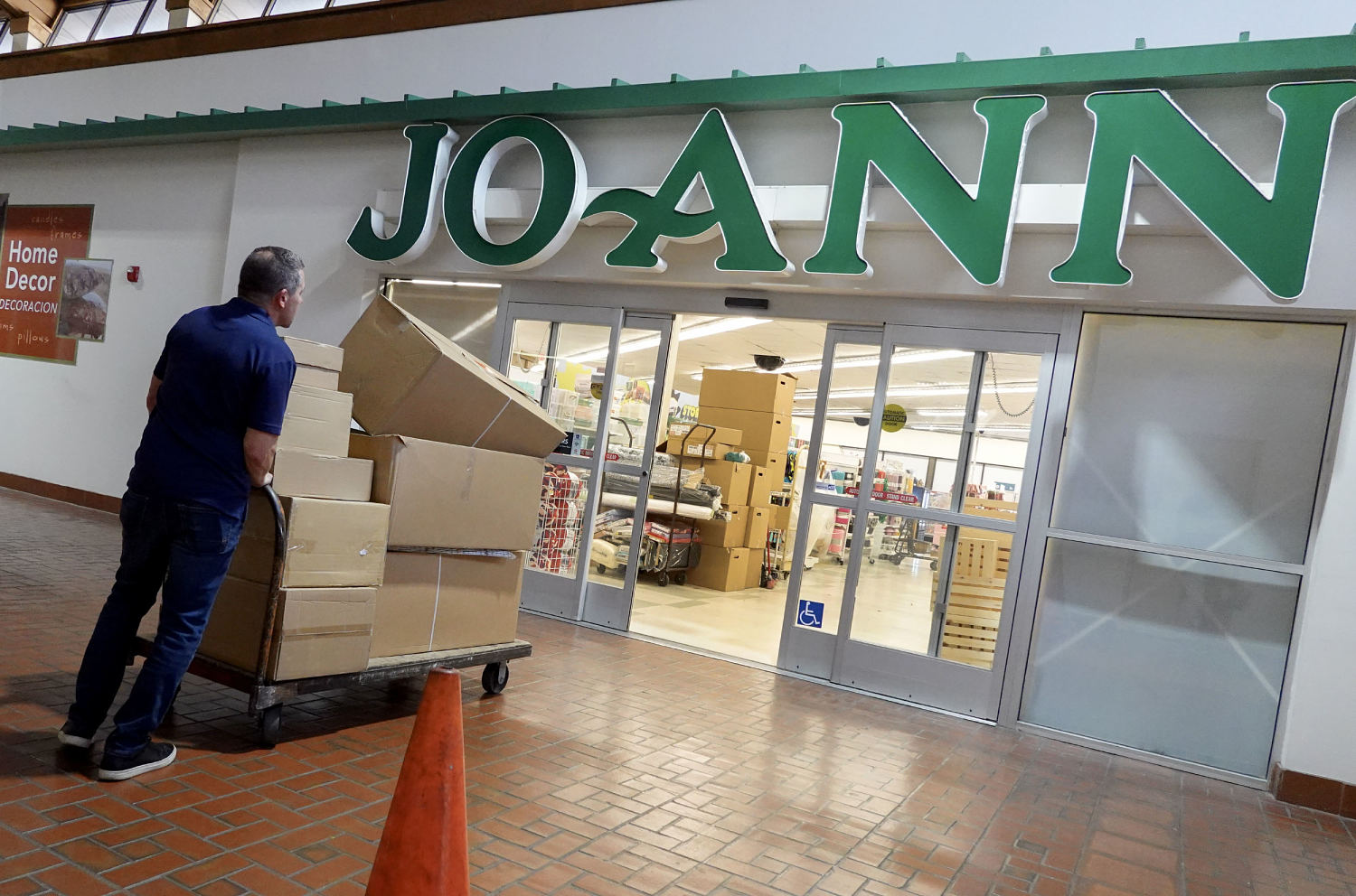 Joann closing all 800 fabric store locations after failing to find buyer