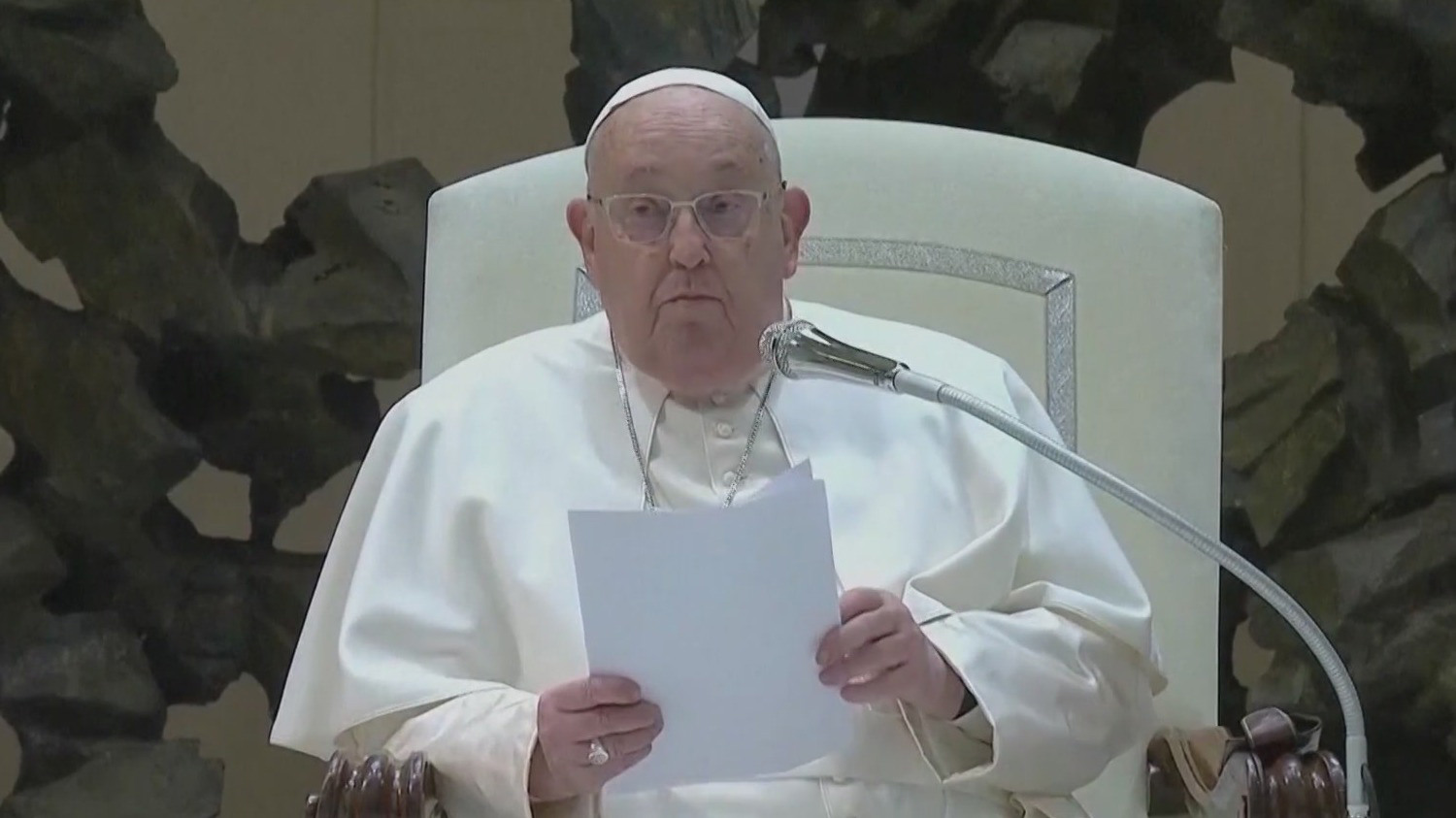 Vatican: Pope Francis shows slight improvement, resumes some work ... Vatican: Pope Francis shows slight improvement, resumes some work ...