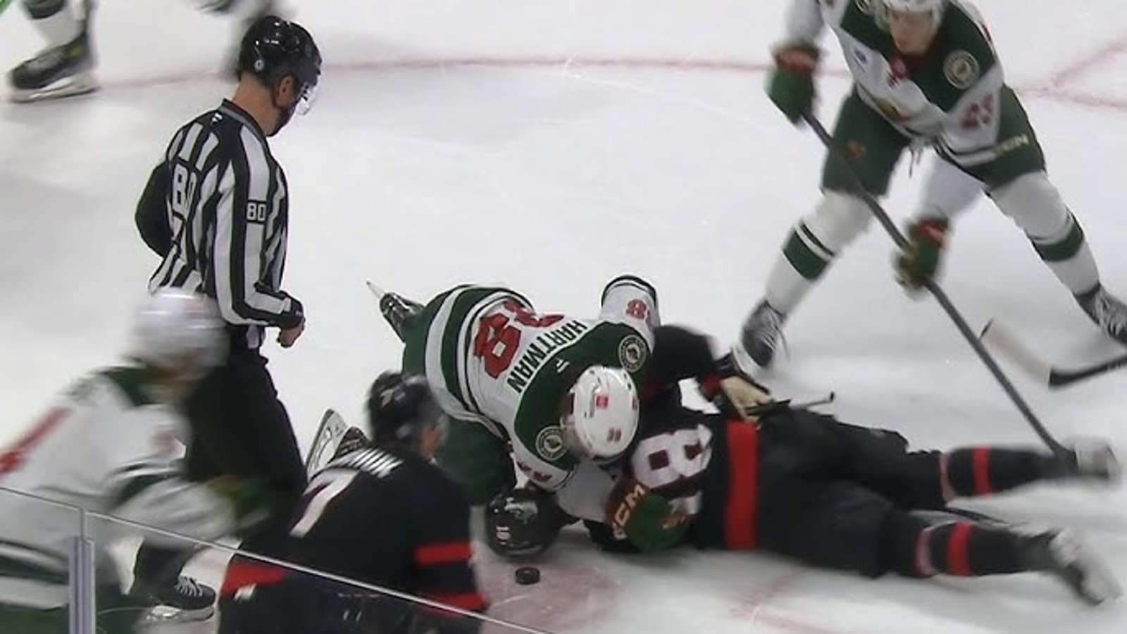 Gary Bettman réduit la suspension à Ryan Hartman