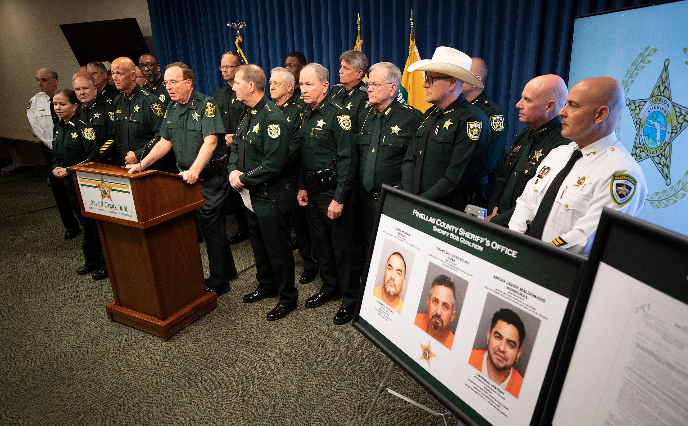 Florida sheriffs pledge assistance to federal immigration agencies