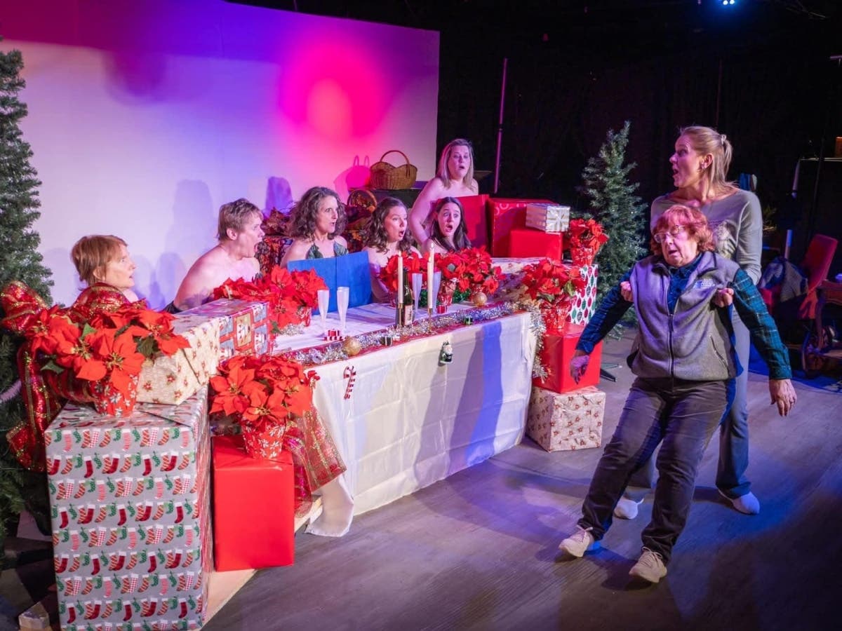 Mokena's Curtain Call Theatre Gets Cheeky With 'Calendar Girls' Show