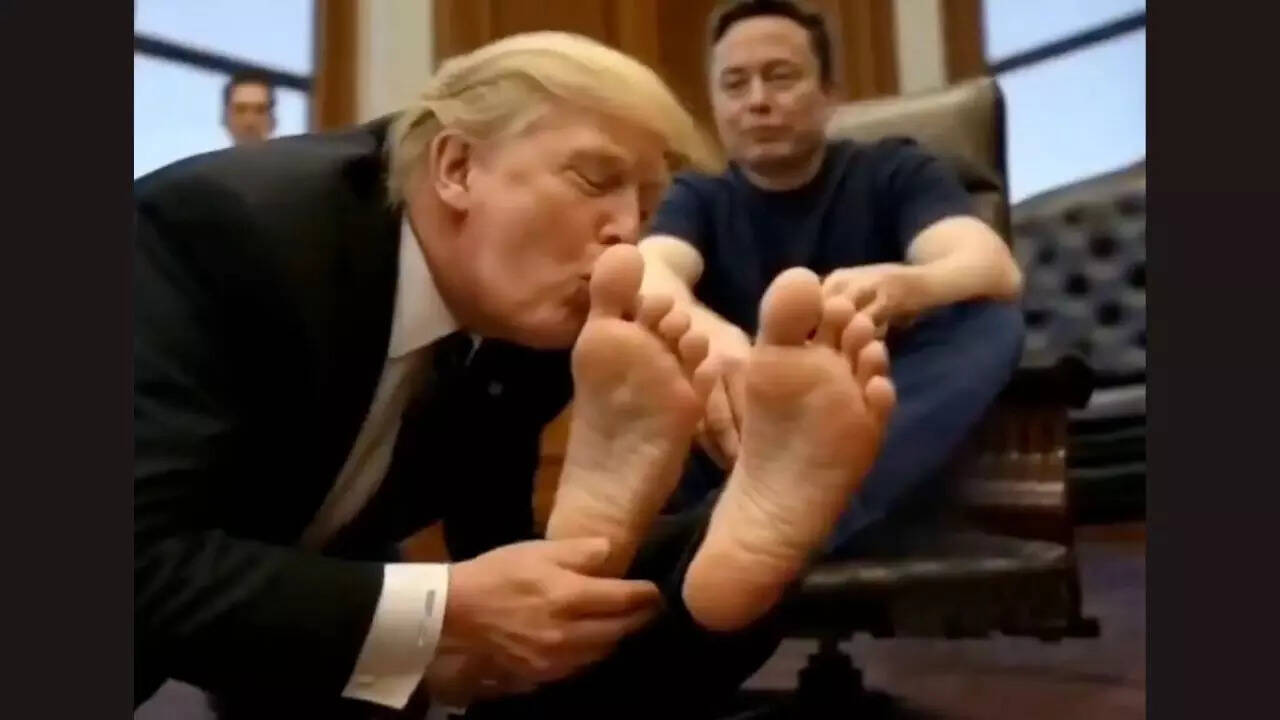 ‘LONG LIVE THE REAL KING’: Hackers play AI video of Donald Trump ...