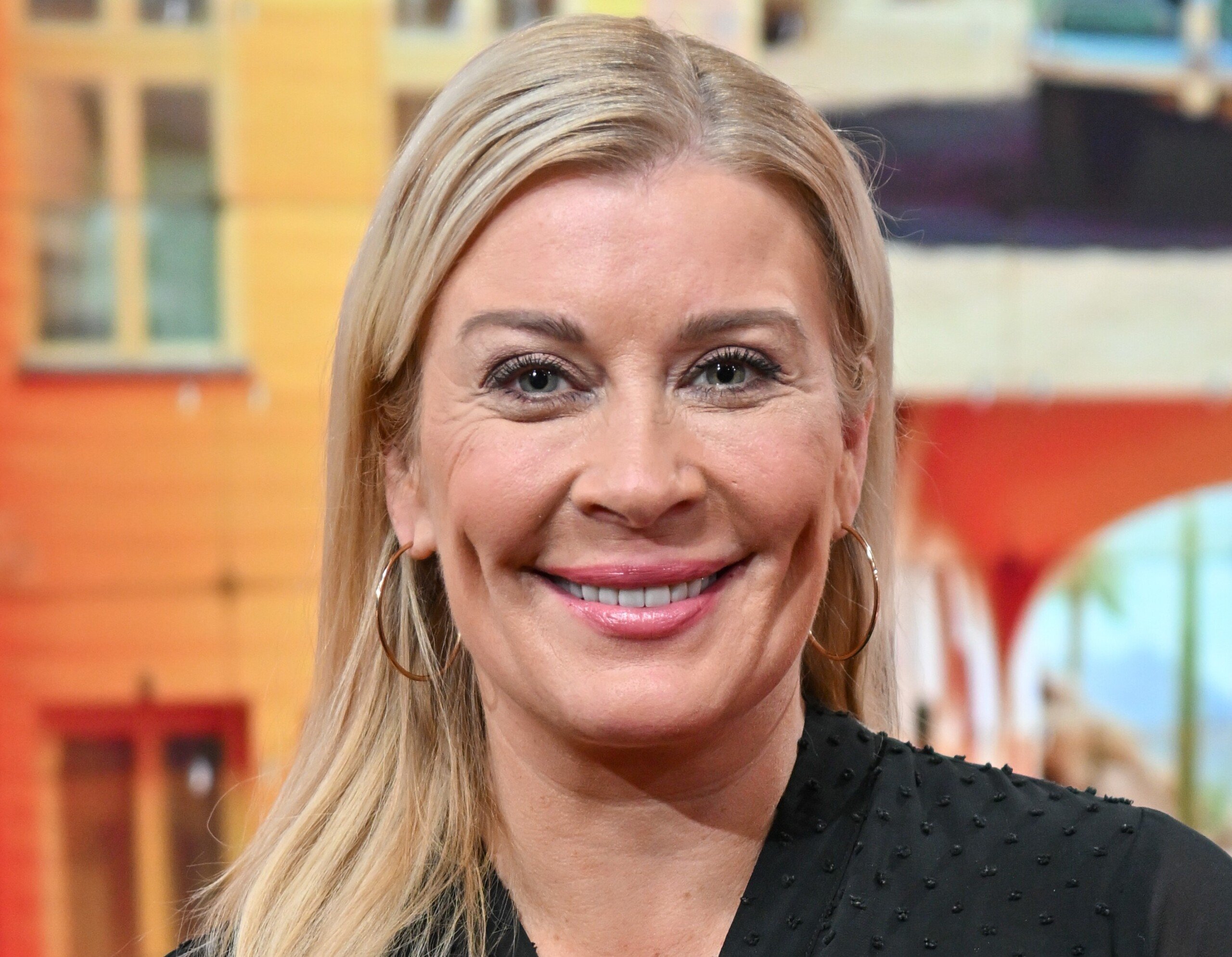 Kirsi Alm-Siira esitteli mysteerimiehensä – yhteisloma Vappu Pimiän ...