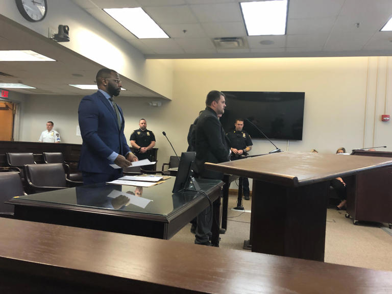 Sixth corrections officer arraigned on 2nd degree murder charge in ...