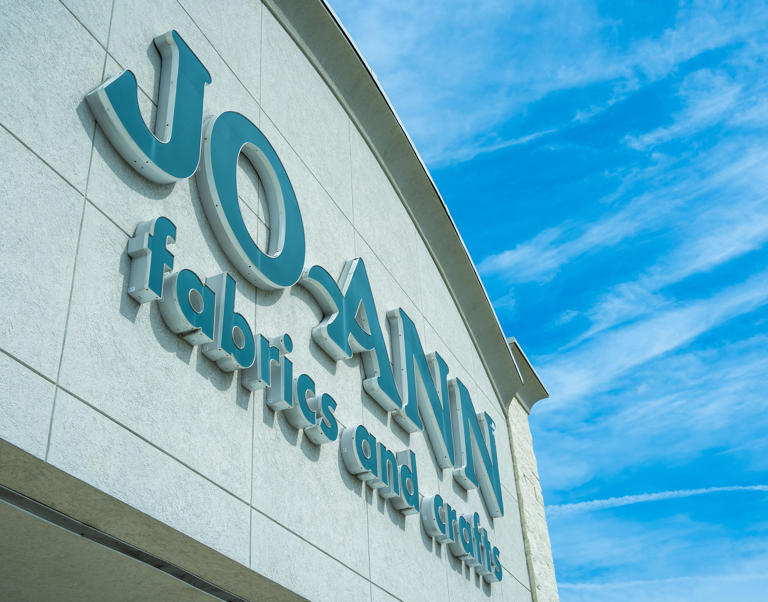 28 Florida Joann Fabrics are still open. Here's the list