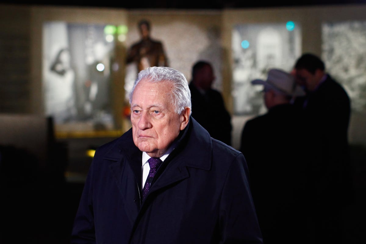 Clint Hill, Jackie Kennedy’s Secret Service Agent, Passes Away