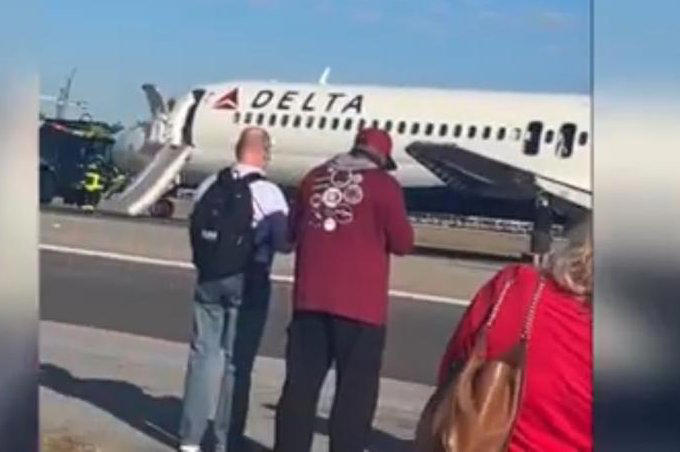 Delta flight returns to Atlanta, evacuated due to 'smoke' or 'haze'