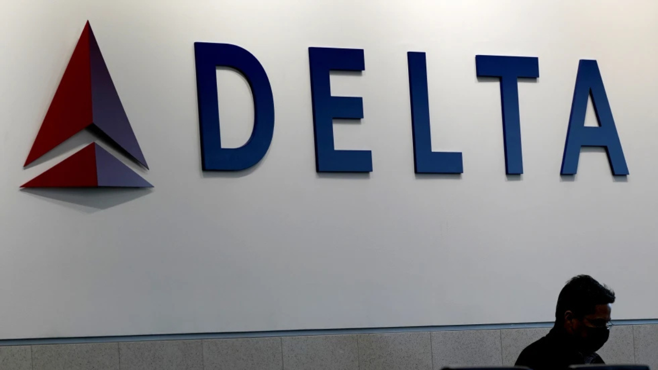 Delta 876 Flight Returns To Atlanta Airport Abruptly | Here's Why