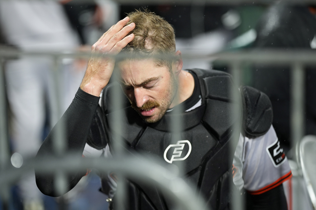 Giants backup catcher Tom Murphy sidelined at spring training by ...