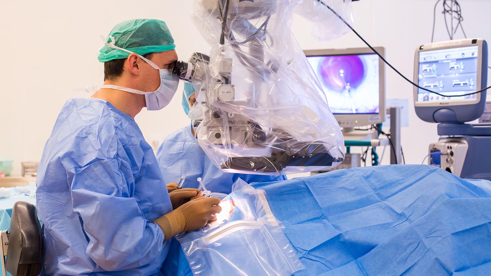 Cataract Surgery Linked to Increased Risk of Worsening Diabetic Retinopathy