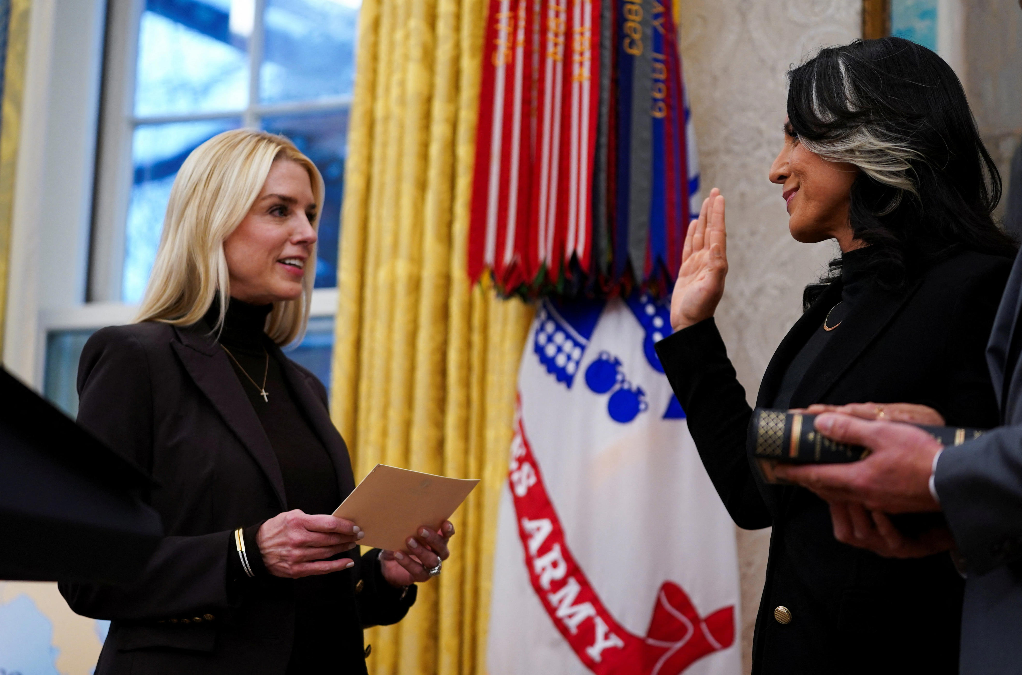 Post misconstrues video of Trump at Gabbard's swearing-in | Fact check
