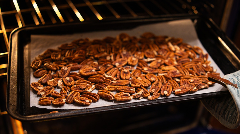 How Long To Oven-Roast Pecans For Toasty Perfection