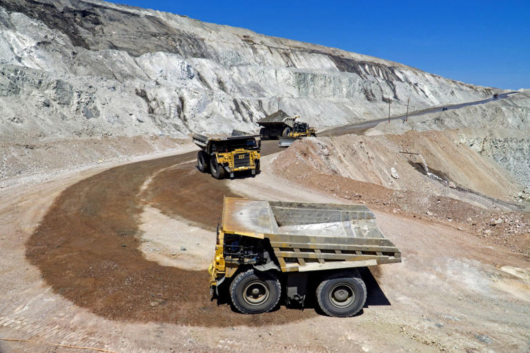 ゼレンスキー氏は今週にも訪米、資源取引で署名の可能性－トランプ氏