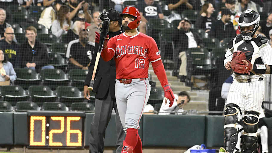 Texas Rangers Veteran Outfielder Could Be ‘Dark Horse’ To Make Opening ...