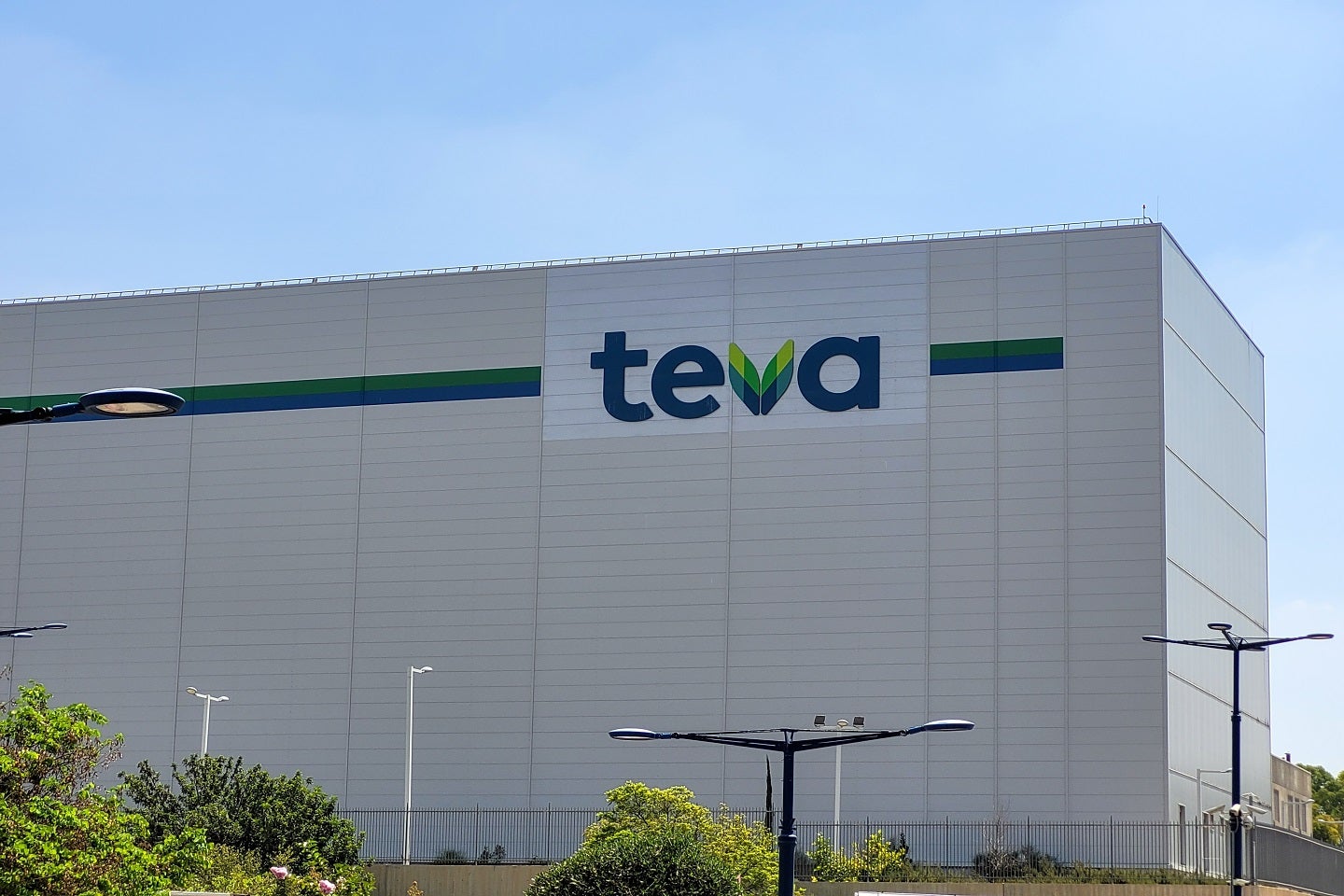 Teva and Alvotech launch ustekinumab biosimilar injection in US