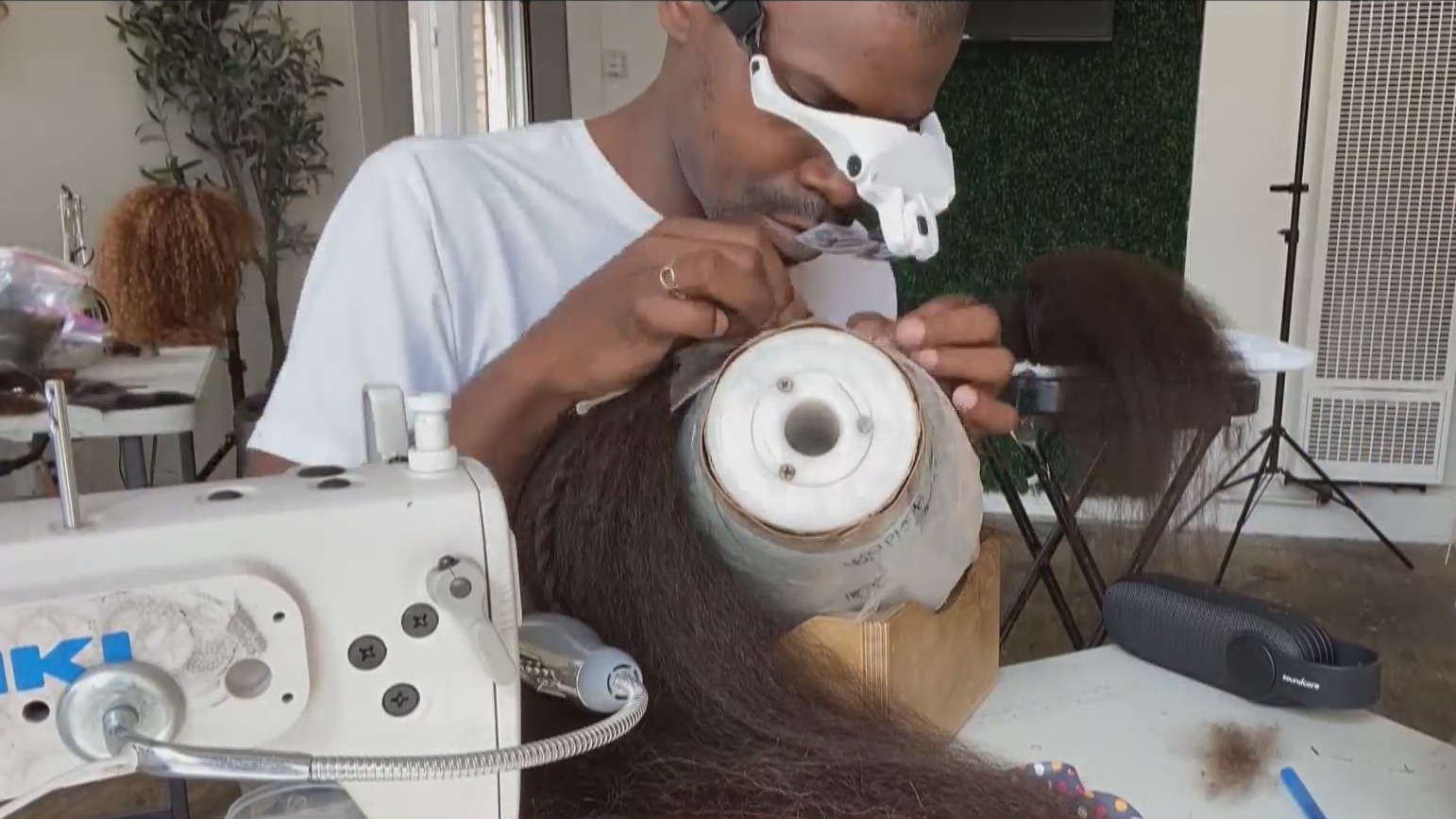 Detroit native making waves in hair and entertainment industry