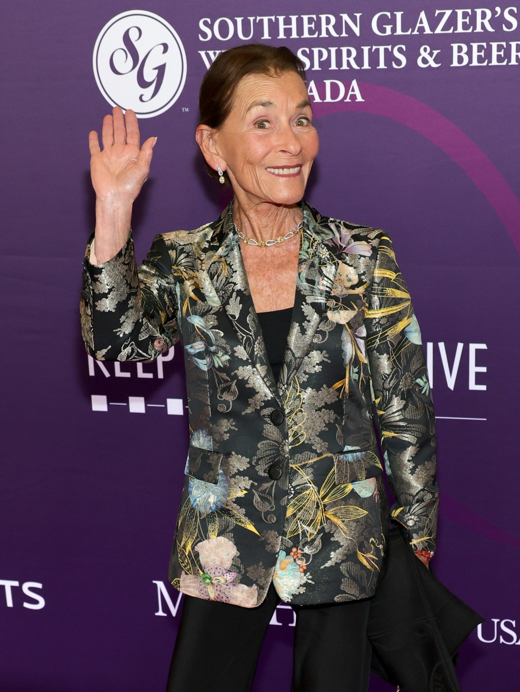 Judge Judy and Jimmy Kimmel’s Aunt Chippy break out in song for NYC ...