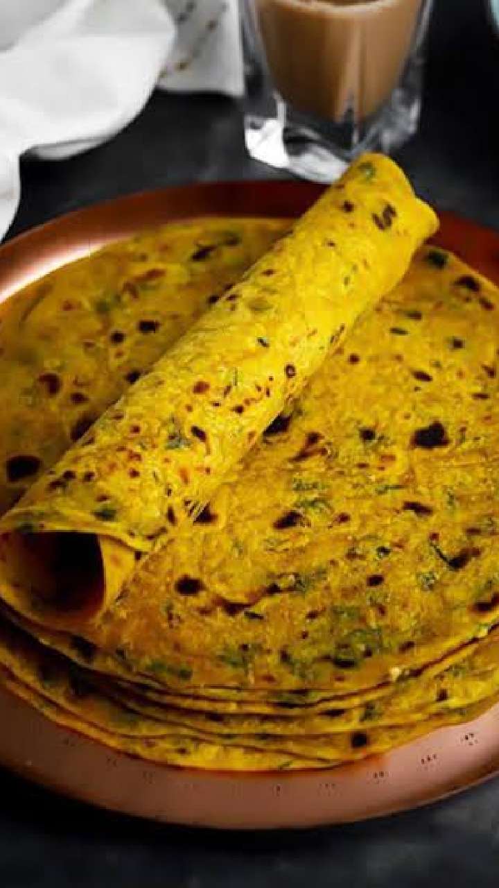 7 Easy Steps To Make Authentic Gujarati Thepla For Breakfast