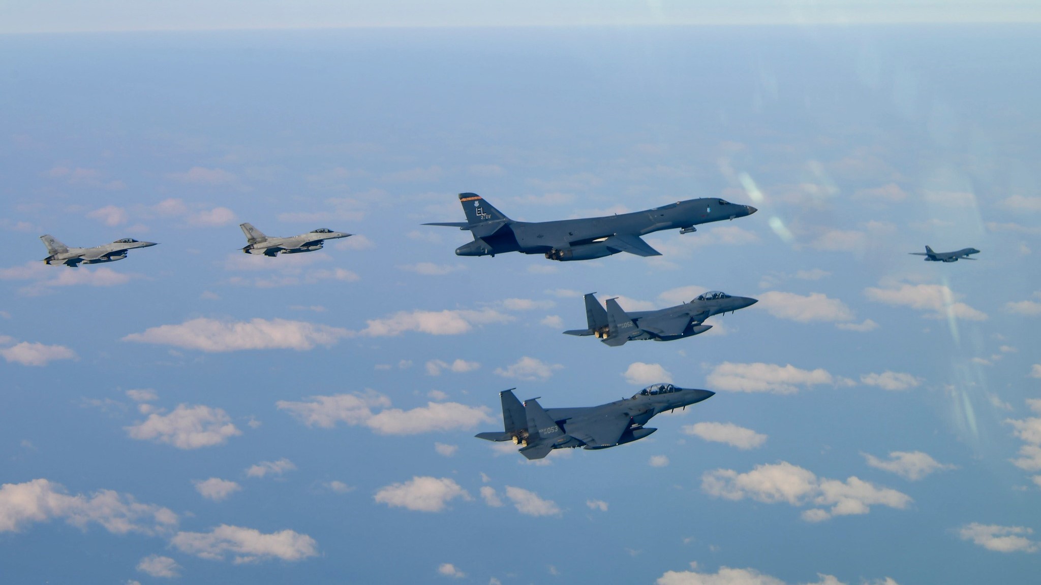 USAF B-1B Lancers Conduct ‘Precision Strike and Interdiction' Drills ...