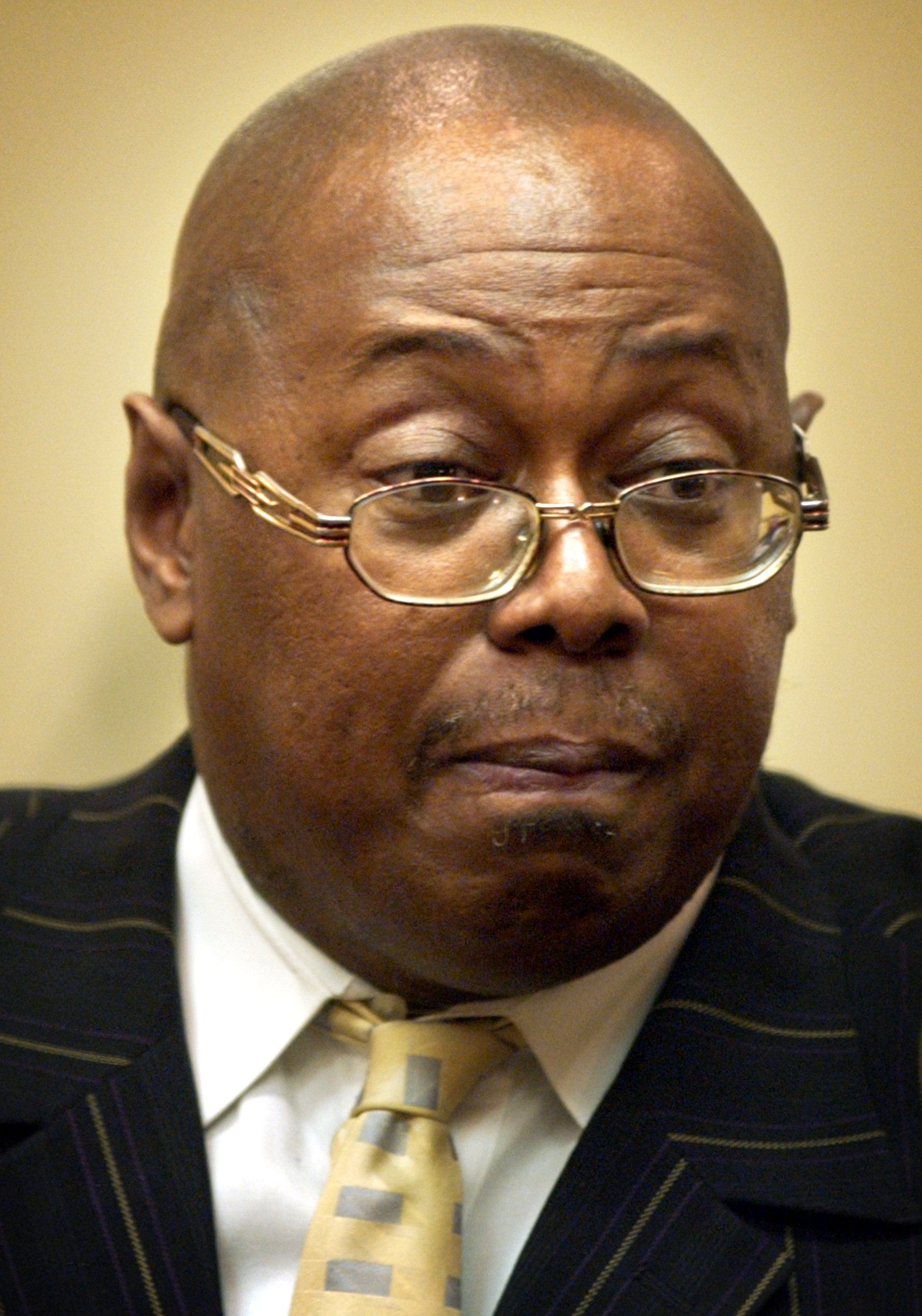 Thaddeus Matthews, controversial radio host known as the 'Cussing ...