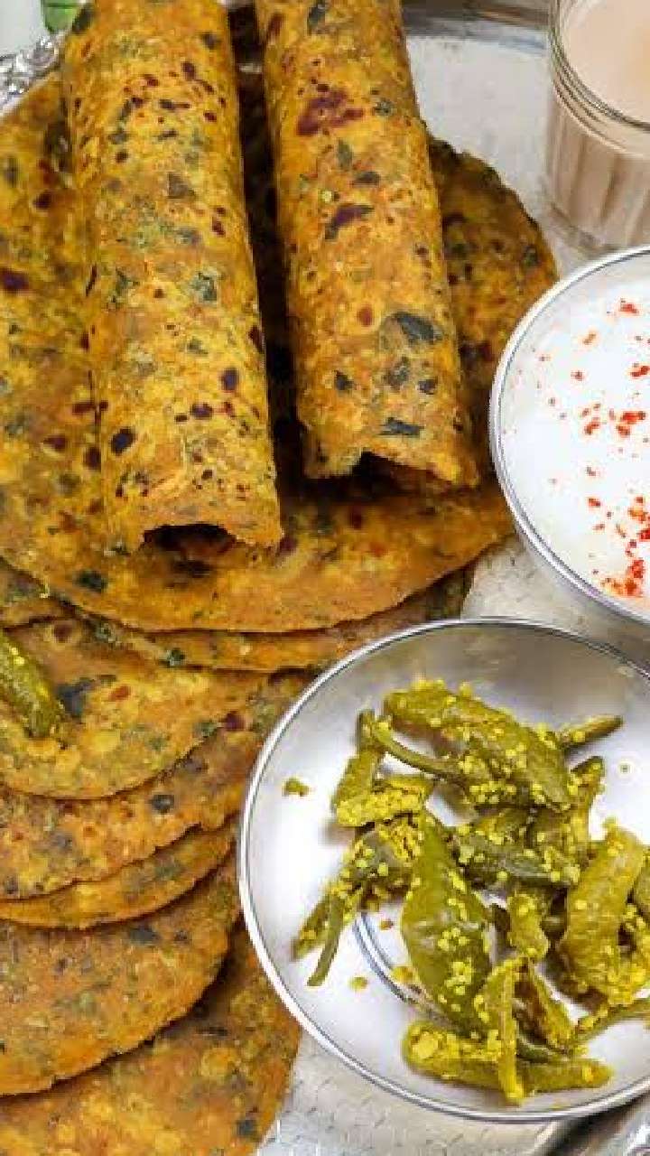 7 Easy Steps To Make Authentic Gujarati Thepla For Breakfast