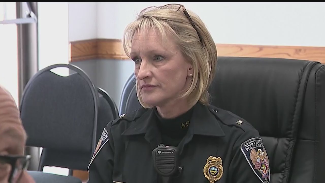 Austintown Trustees promote lieutenant to police chief