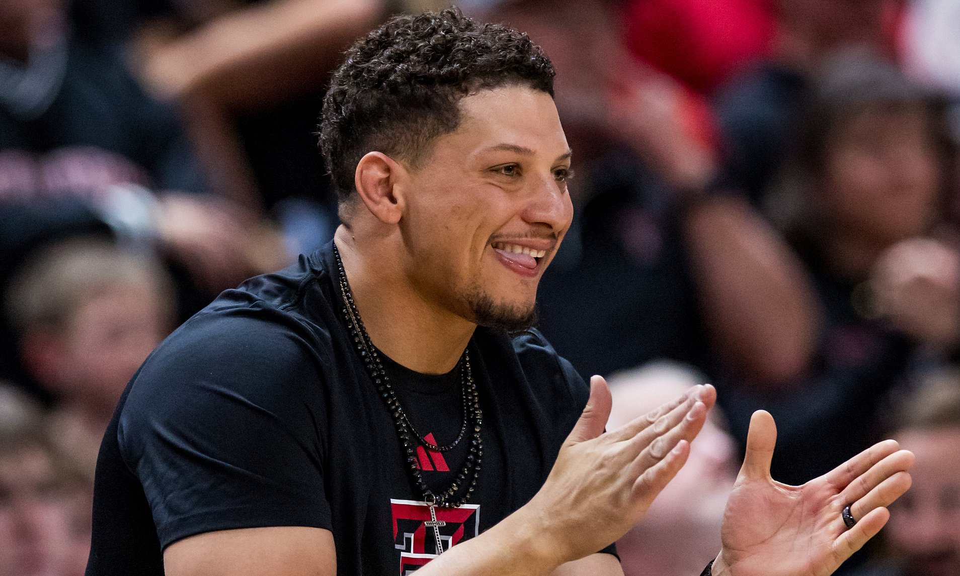 Patrick Mahomes goes viral for his celebration as Chiefs star returns ...