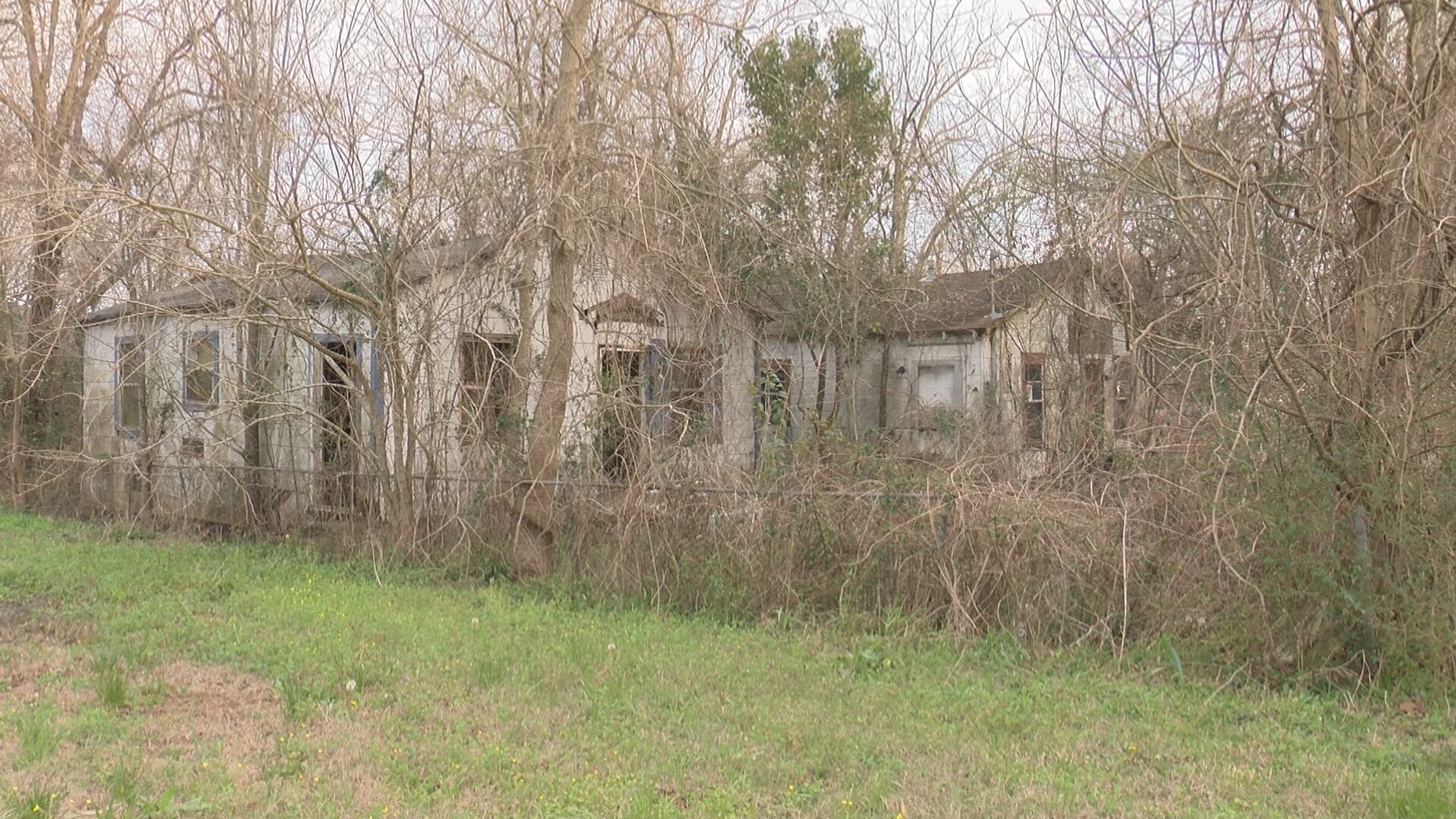Multiple weekend fires shed light on Baton Rouge’s blight problem