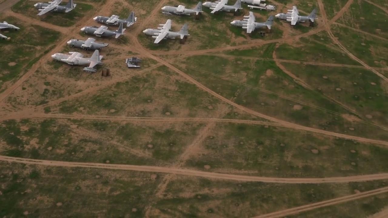 Thousands of fighter jets seen parked in 'plane graveyard' in Arizona ...