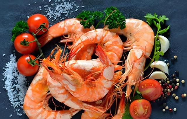 人到中年，不管有钱没钱，常吃这5种食物，滋补身体，健康不生病