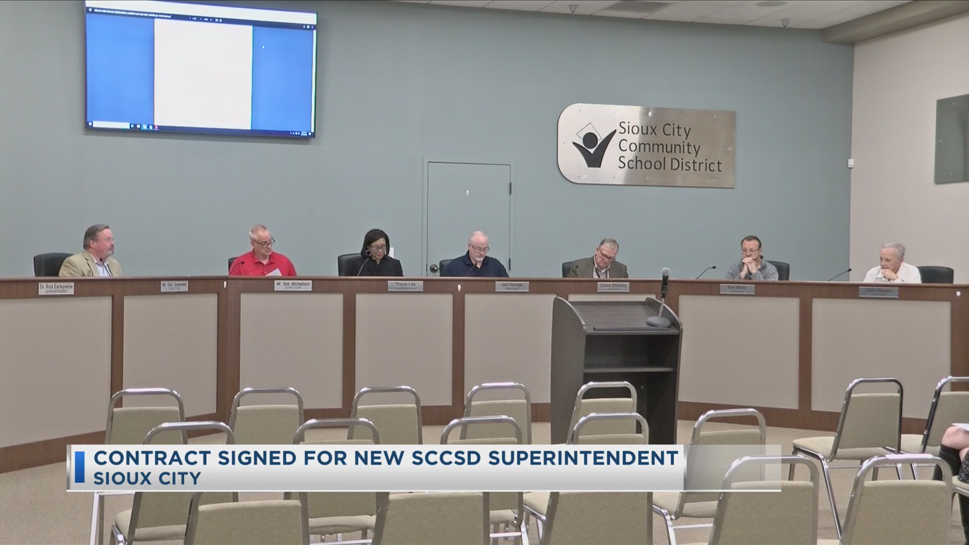 Contract Signed For New SCCSD Superintendent