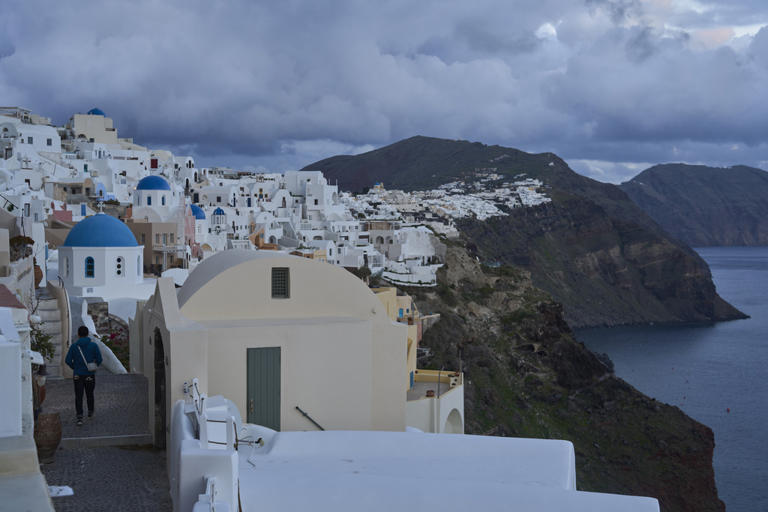 Santorini's earthquake swarm is declining gradually as thousands return ...