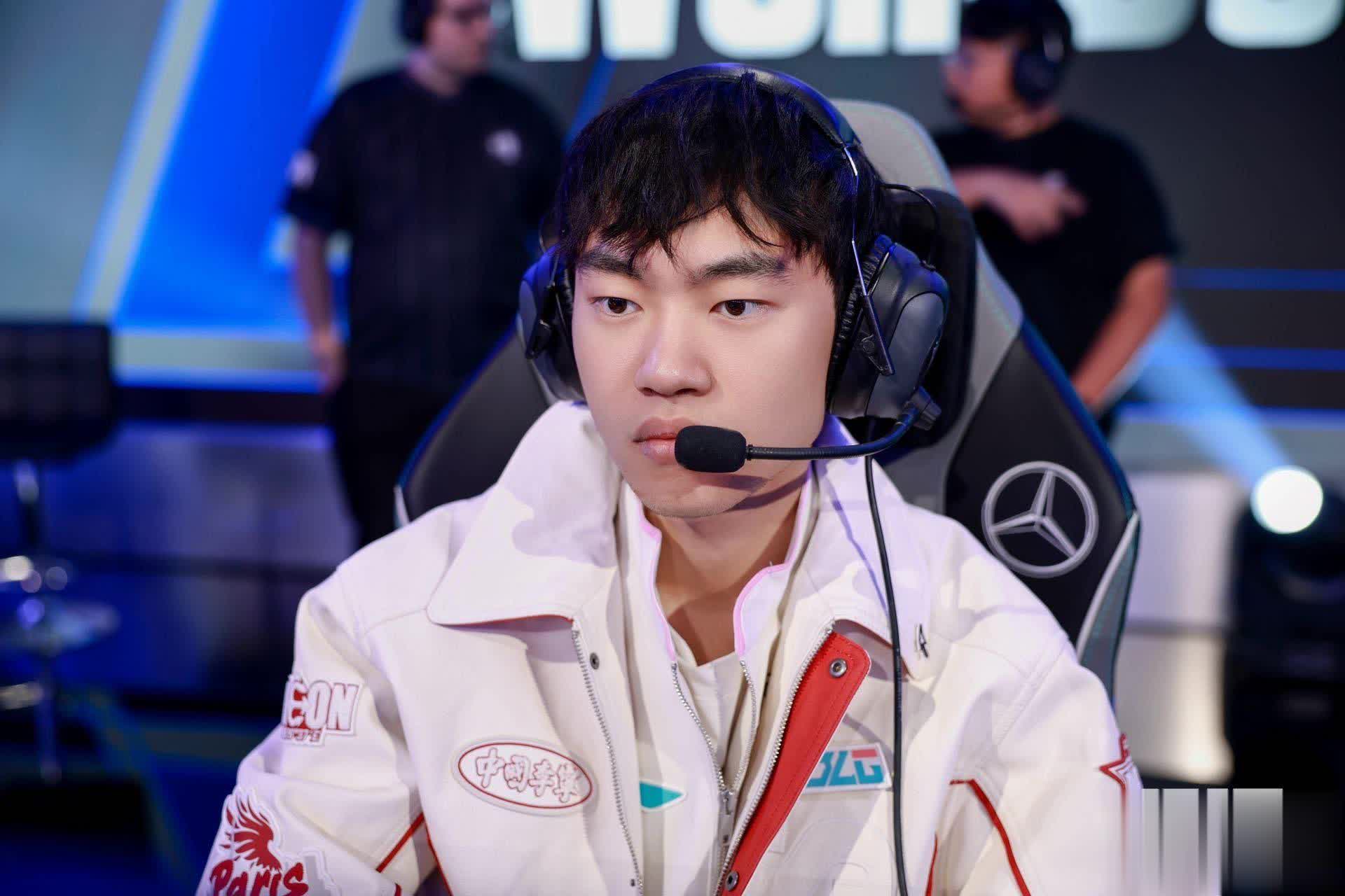 LOL：BLG成功复仇淘汰TT，中路差距巨大！