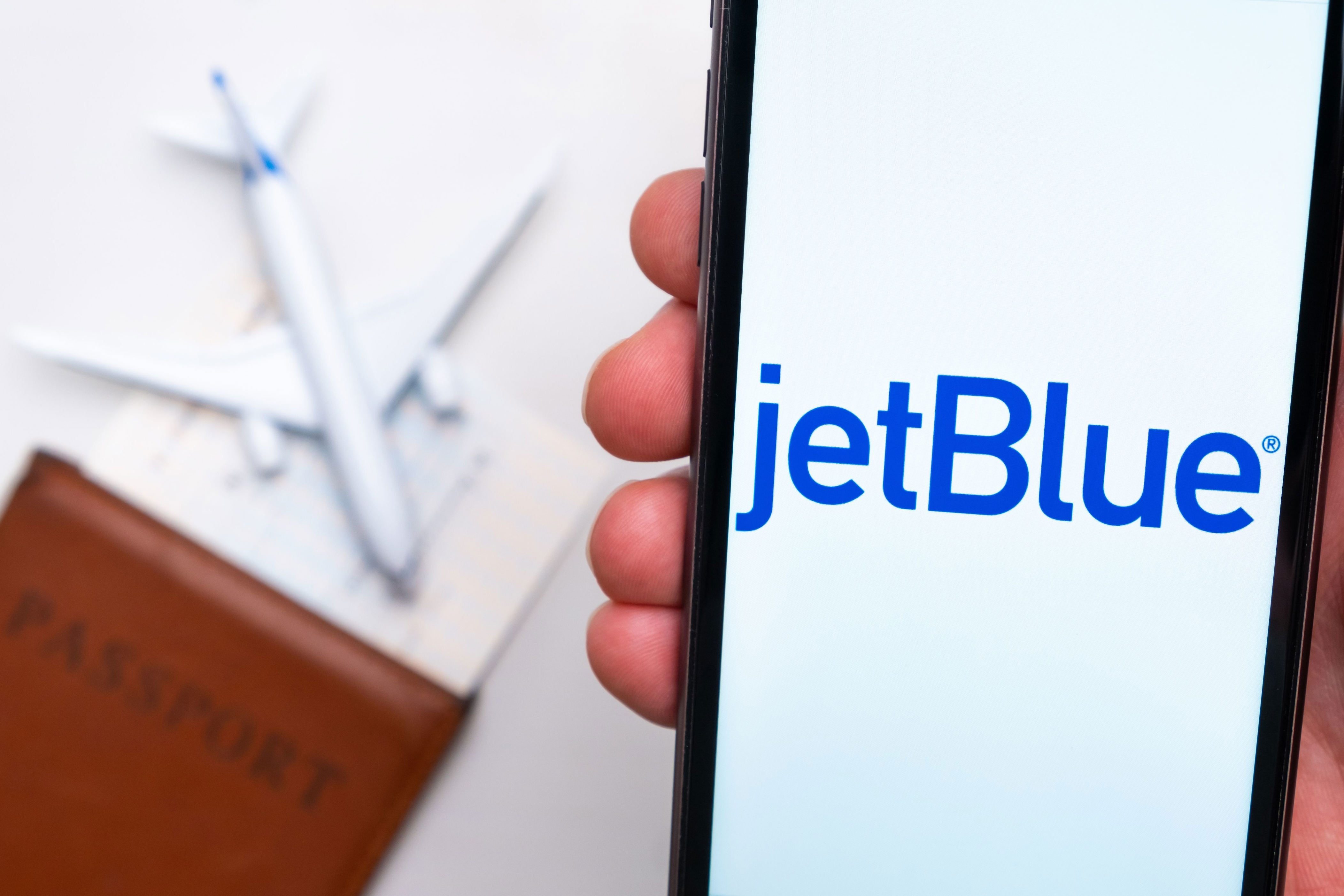 JetBlue Applauded For Providing Passengers With "WeatherPromise" Refund ...