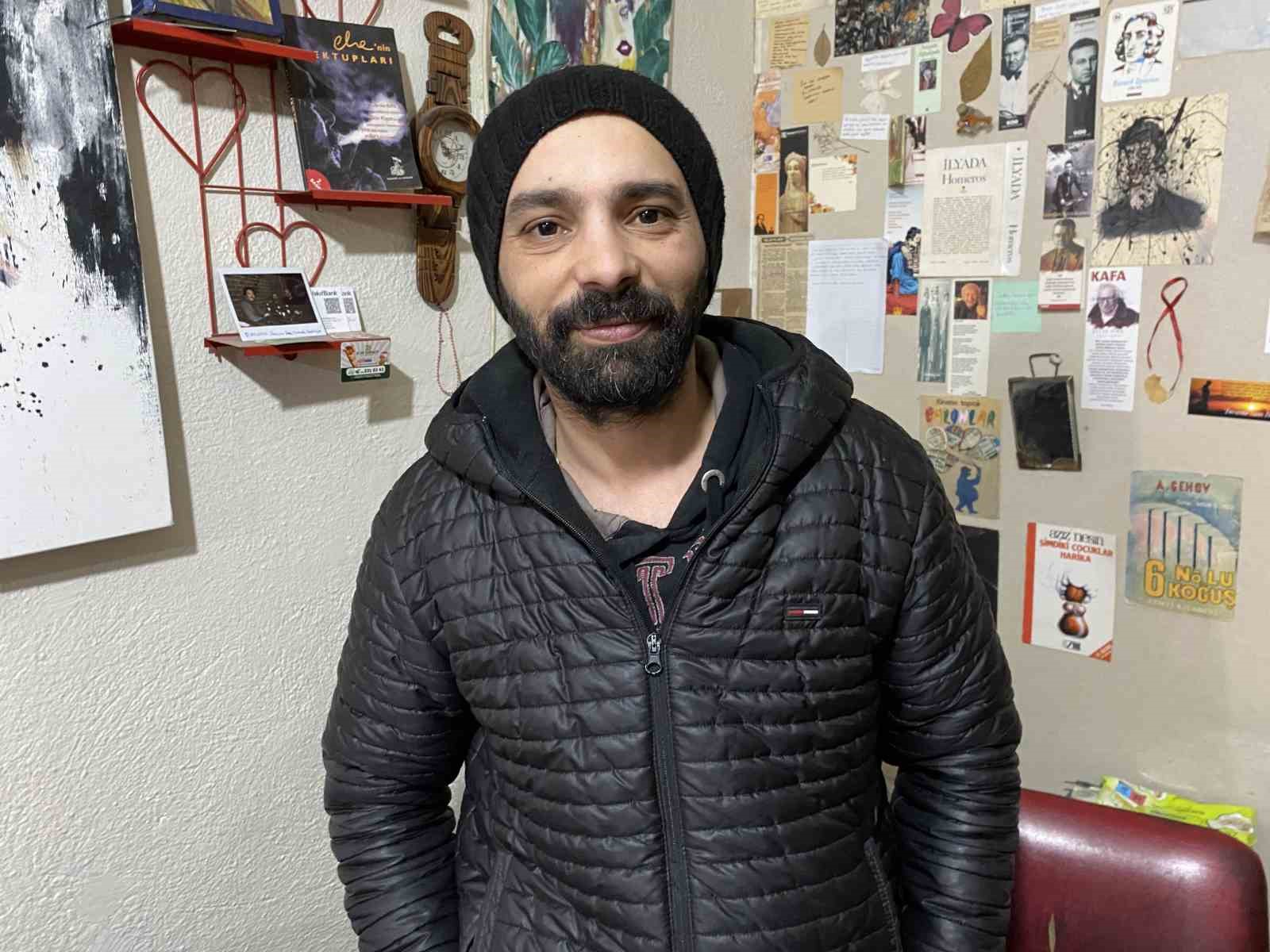 Çoğu kişi yeni oyunlar ile zaman geçirirken o hala retro türünü tercih ...