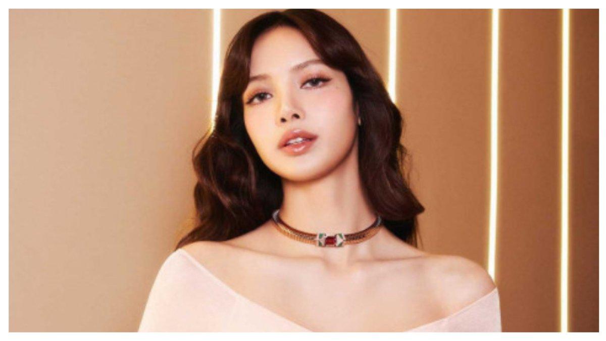 Momen Bersejarah Lisa BLACKPINK Jadi Idol K-Pop Pertama yang Tampil di ...