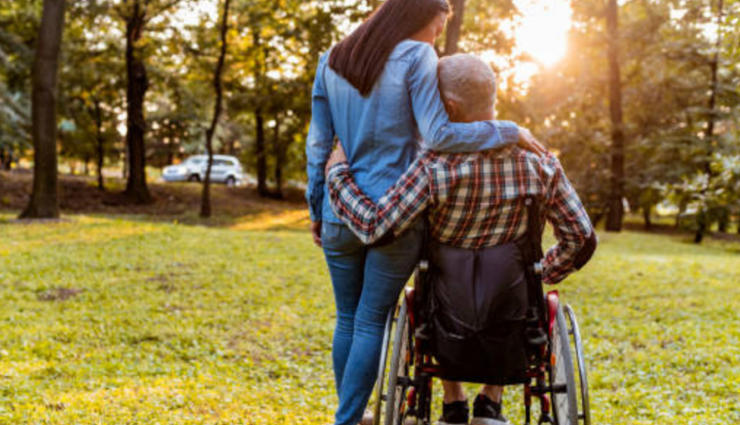 10 Tips To Navigate Role Changes in Relationships