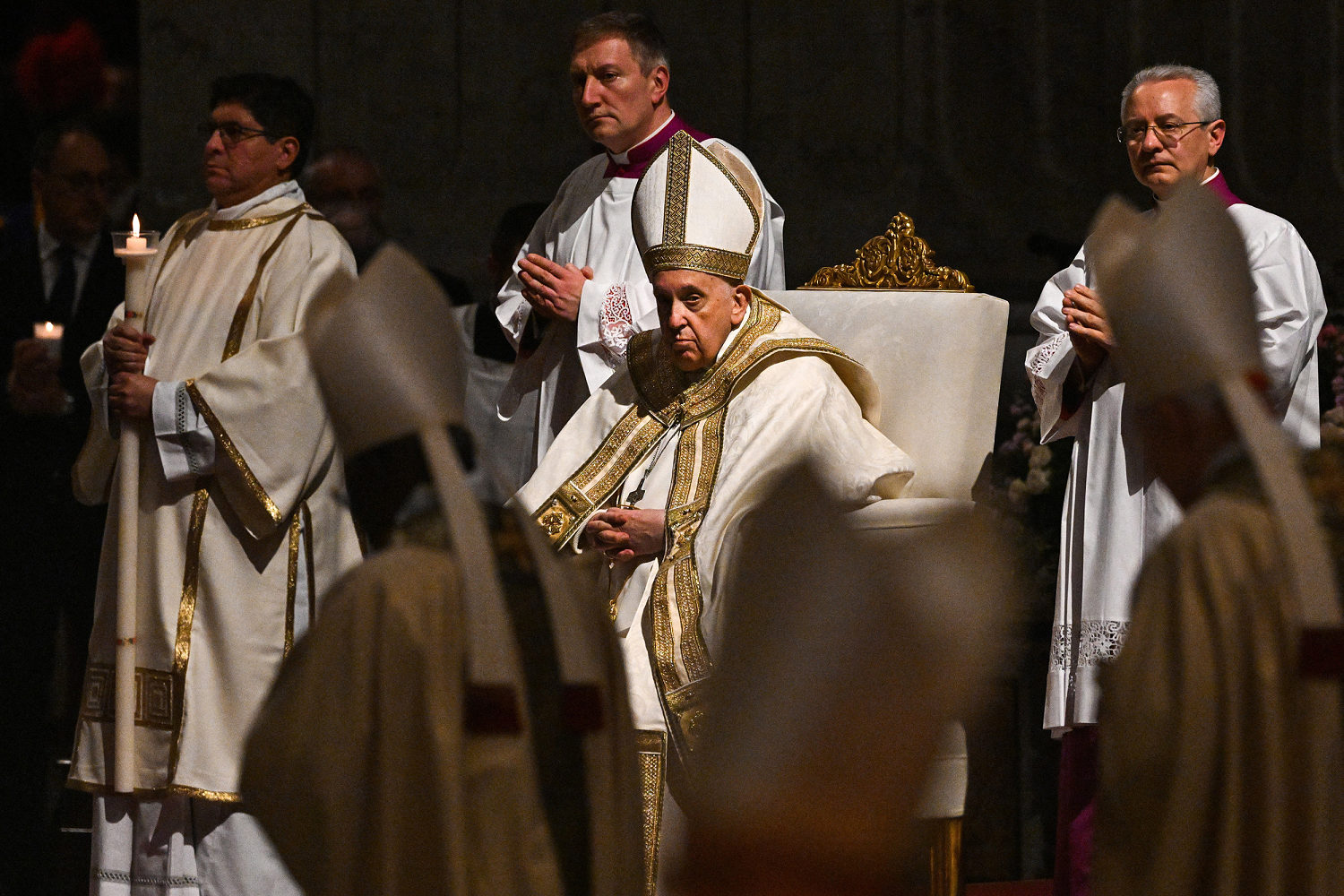 Pope Francis remains in critical condition, Vatican says