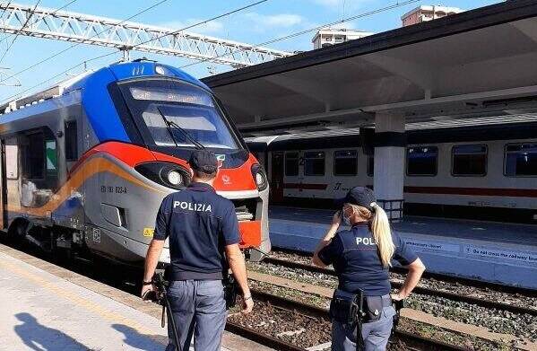 Aggressioni sui treni, il sindacato: “La Polfer è sotto organico, la ...