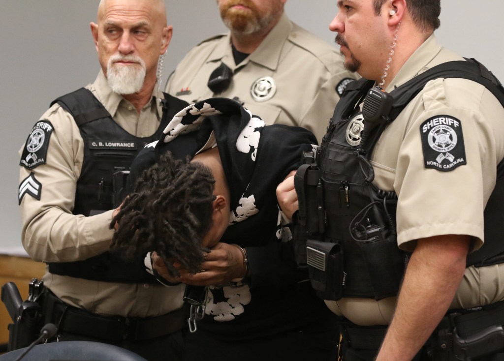 North Carolina 16-year-old breaks down, cries for ‘Mama’ after being ...