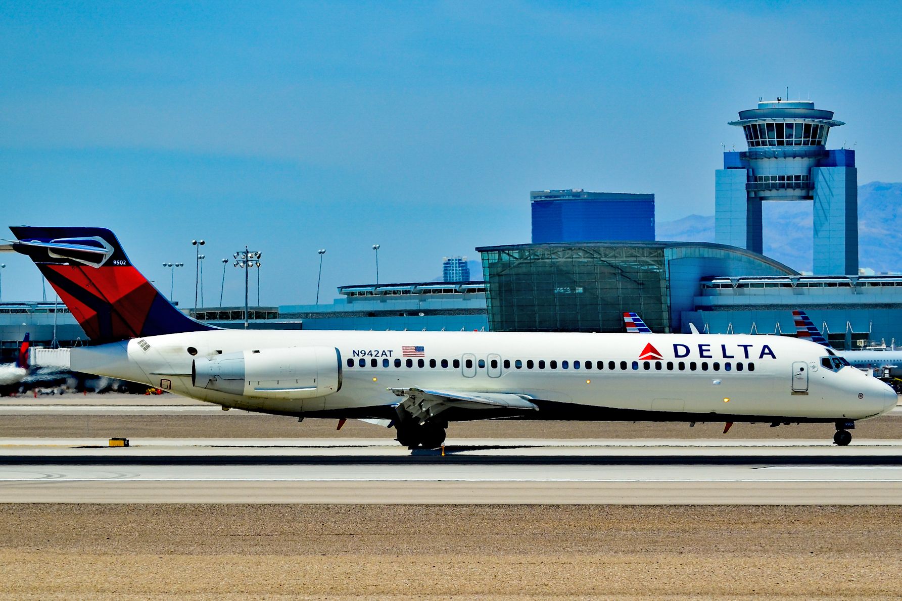 Delta Air Lines Boeing 717 Evacuated In Atlanta After Haze Fills Cabin
