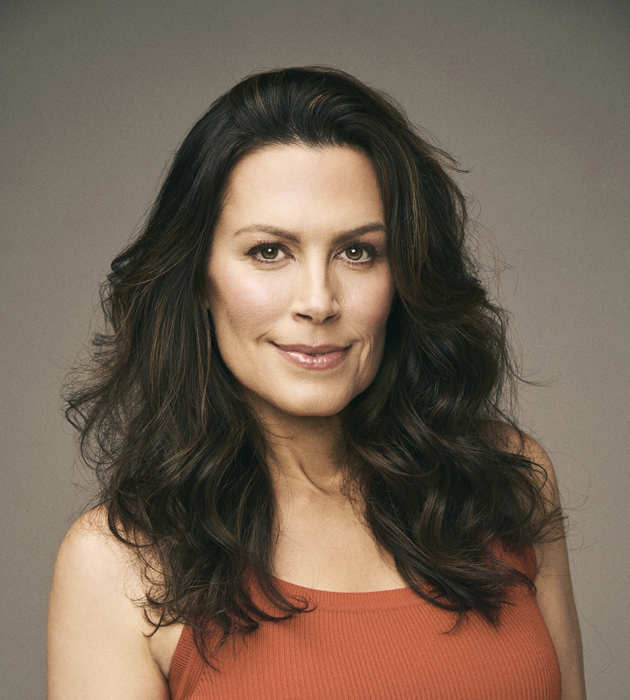 Aging Gracefully in Hollywood: Laura Vale on Beauty, Confidence, and ...