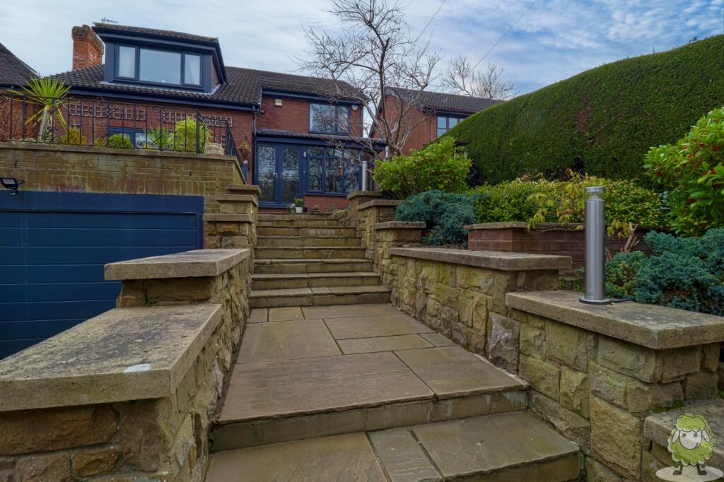 There's loads more to this stylishly renovated 4 bed Ashbrooke family ...