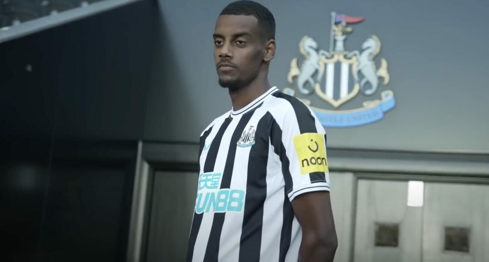 Liverpool Eyes Alexander Isak as Newcastle Sets a Steep Price Tag